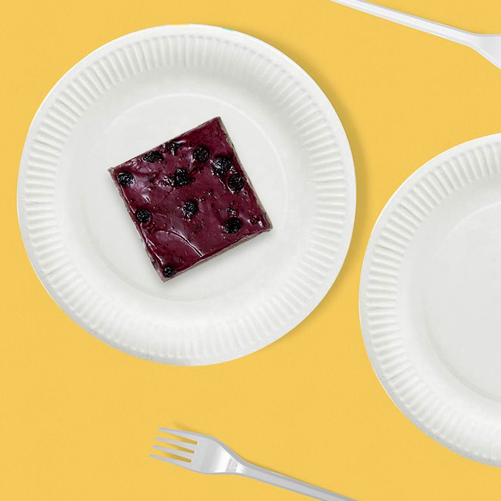 White Round Large Paper Plates (Pack of 50) | White Party Supplies ...